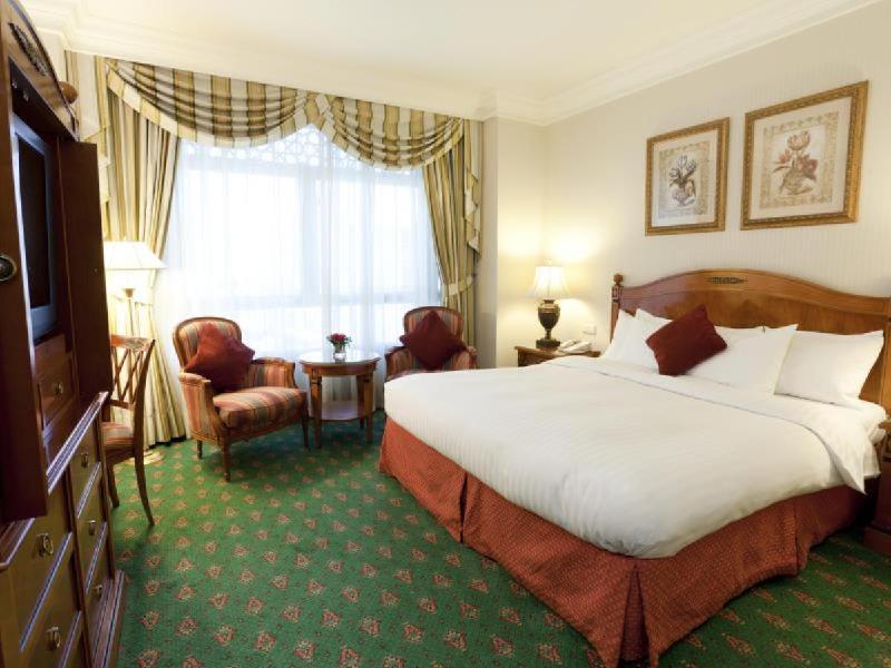Madinah Marriott Hotel | 10-12 Min Walk to Nabawi | 3-Star