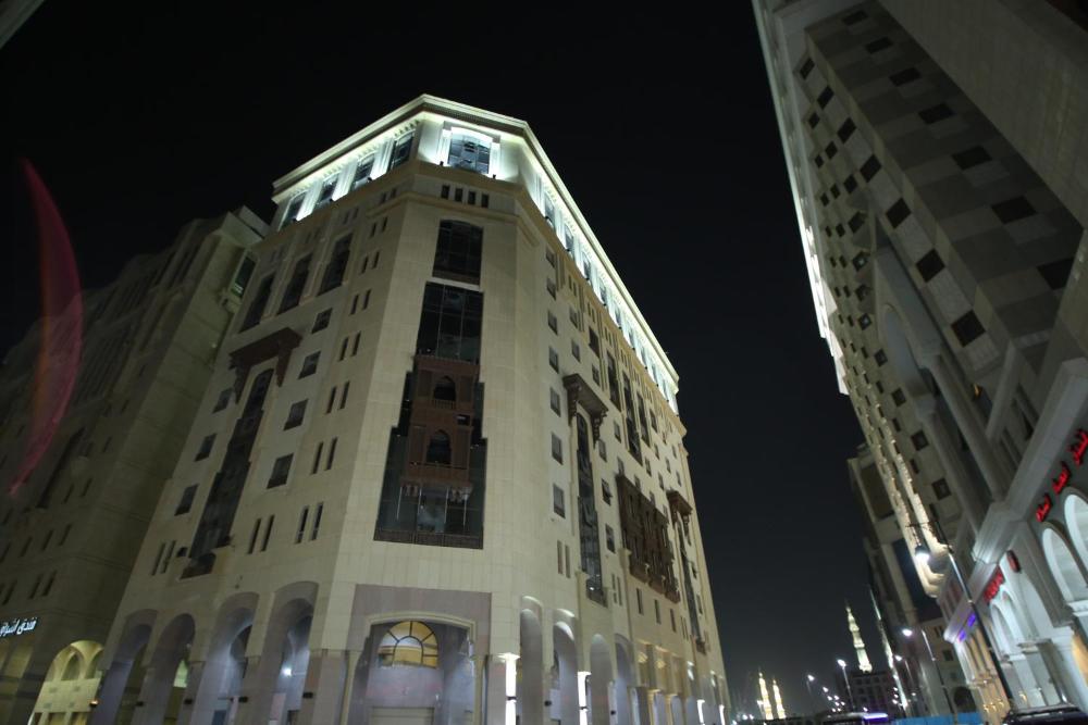 Al Rawda Al Aqeeq Hotel | 3-5 Min Walk to Prophet's Mosque